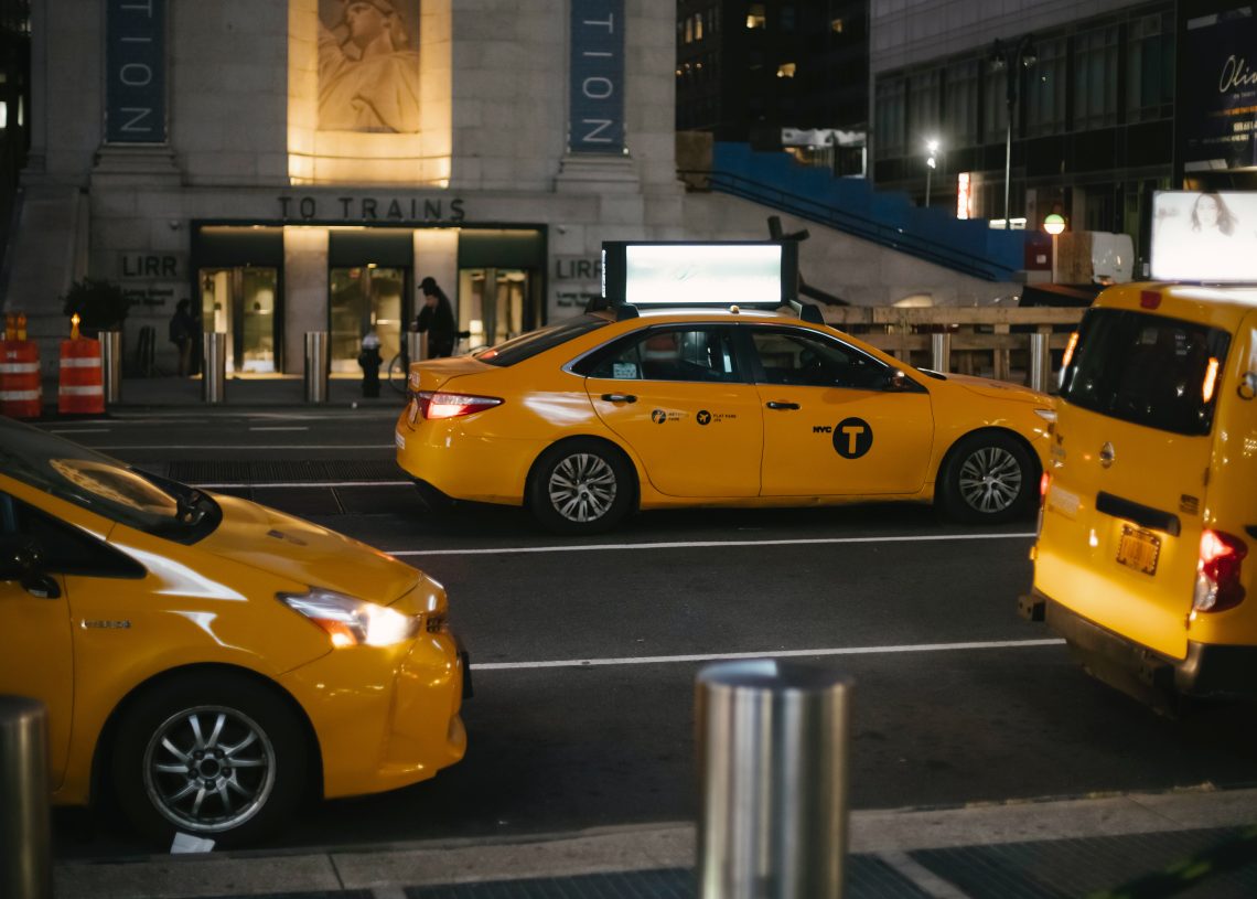 Top 10 Attractions Near Gatwick Airport: Must-See Spots for Travelers ...