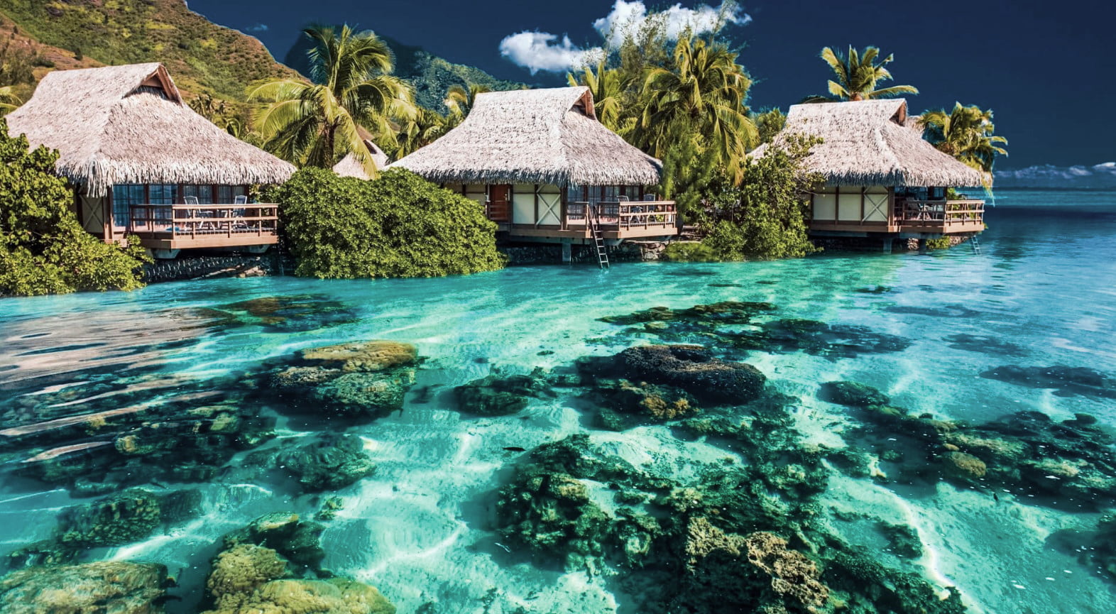 Best Caribbean Island in November - Town of Traveller