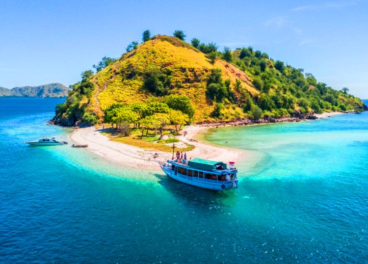 Which Caribbean Island is the Best for Teenagers? - Town of Traveller