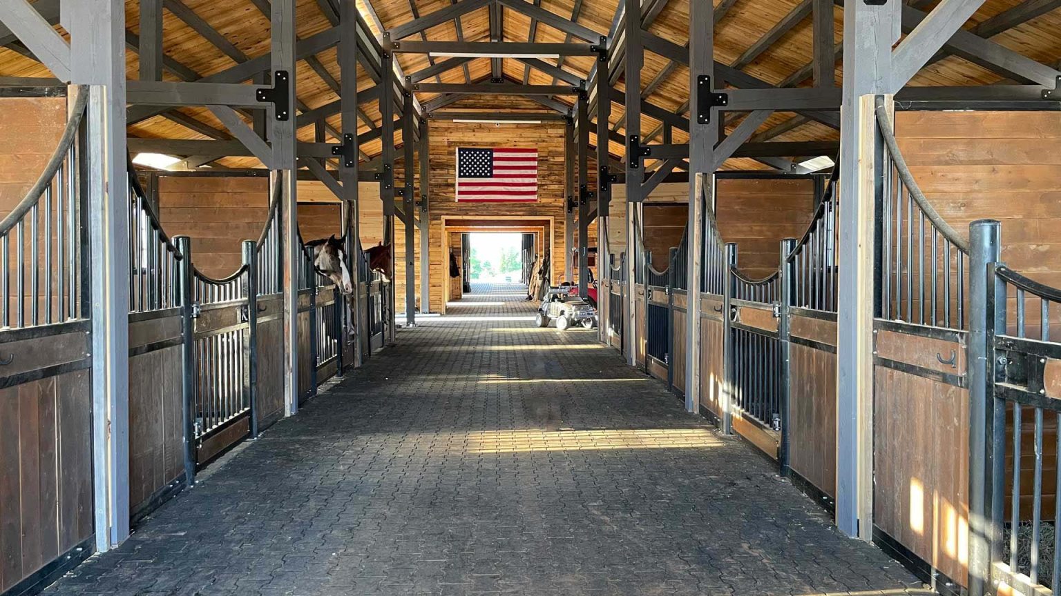 How Bad Do Barn Really Smell? - Town of Traveller